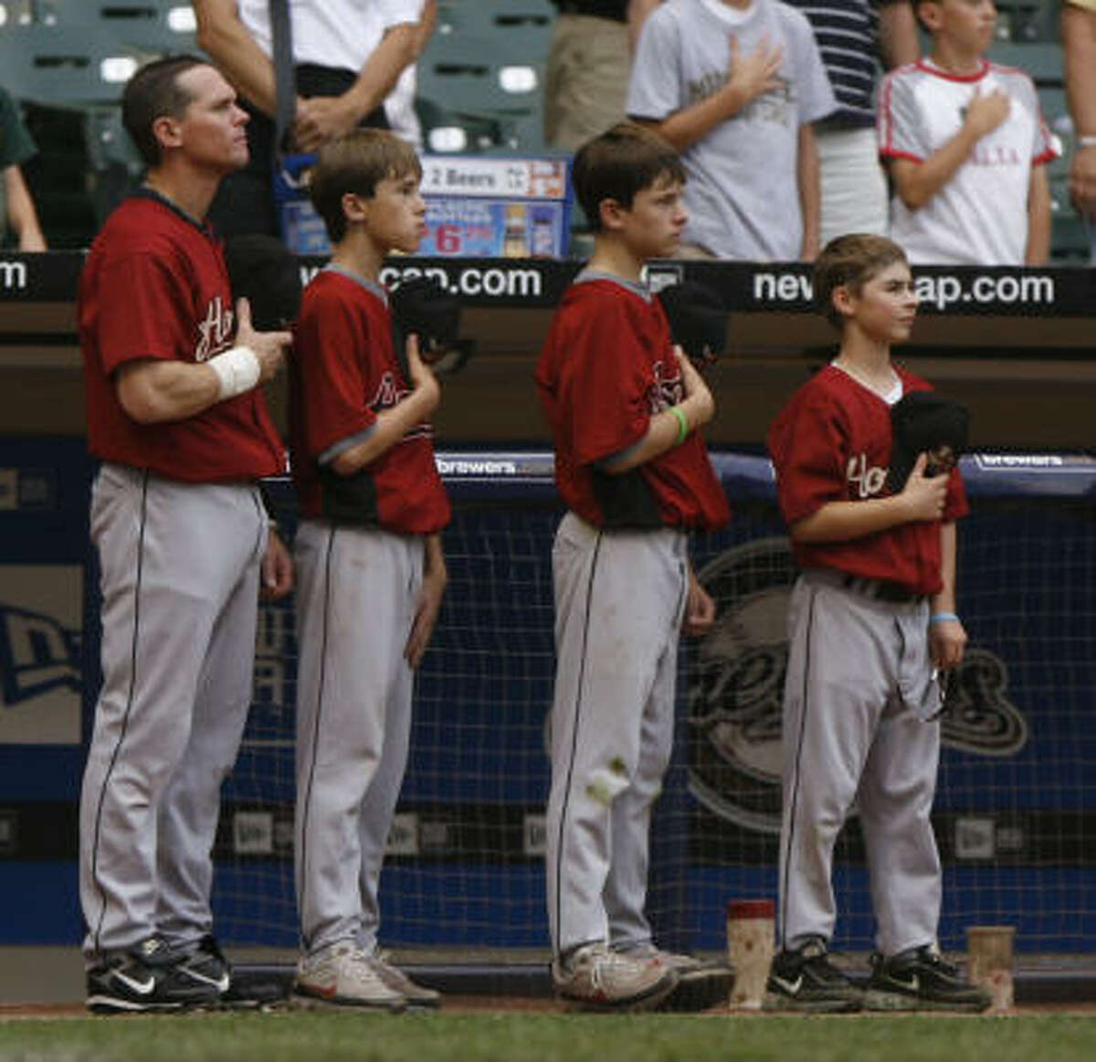 Biggio chases 3,000 in Milwaukee