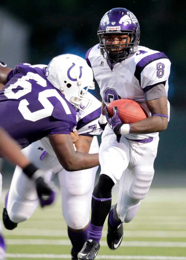 It’s a new coach, new look for Angleton