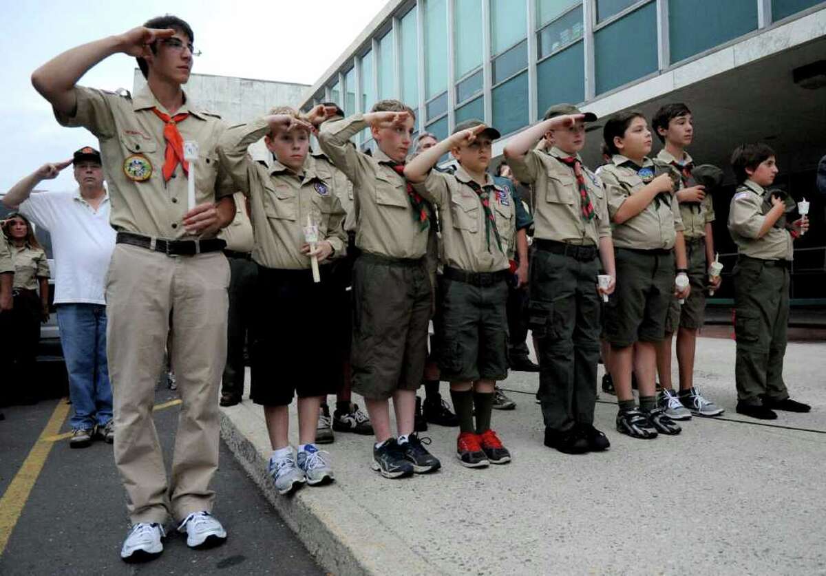 Navy SEAL from Stamford remembered at candlelight vigil