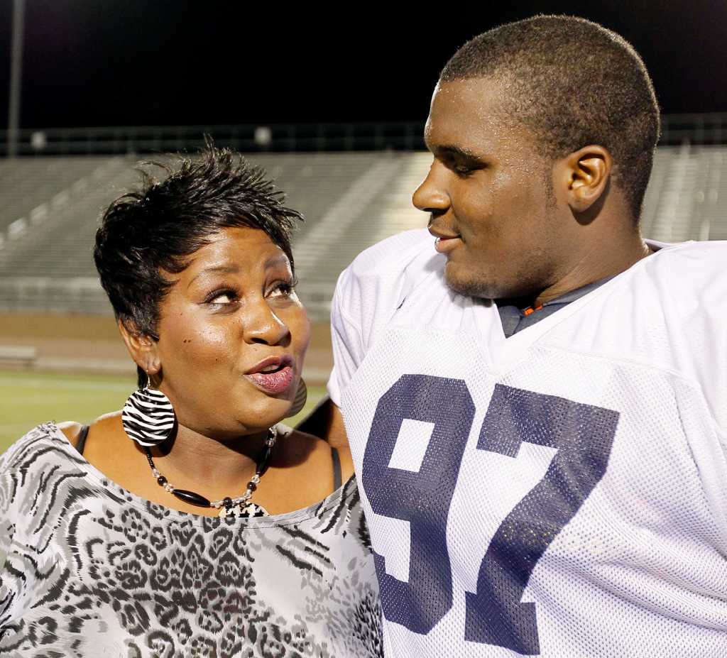 Mac grad Mabry transfers to UTSA to aid mom if needed