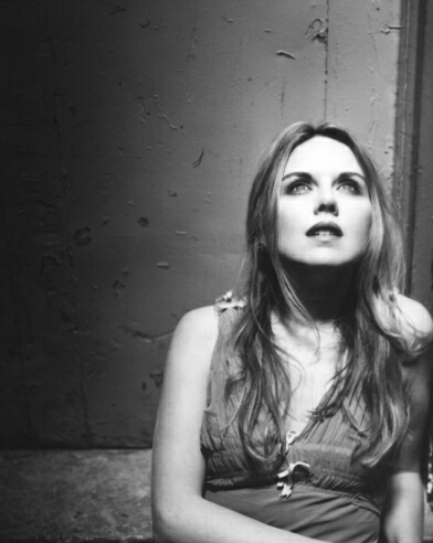 Mary Fahl returns to play Caffe Lena