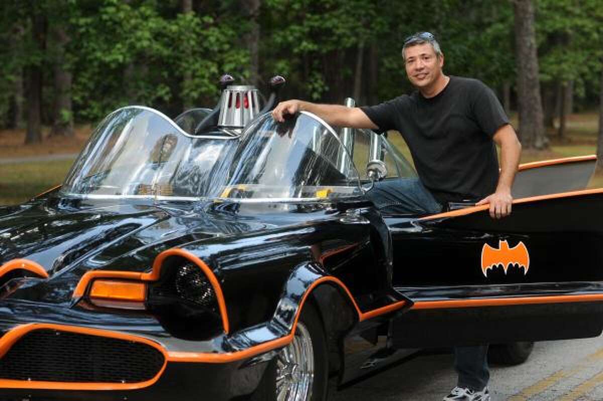 Kingwood man builds bat cars