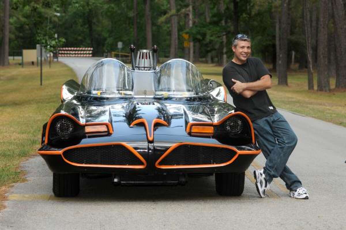 Kingwood man builds bat cars