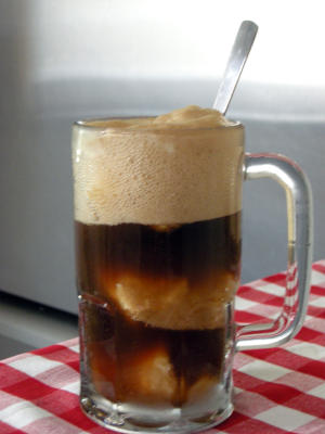 Root beer float: a frothy summer pleasure