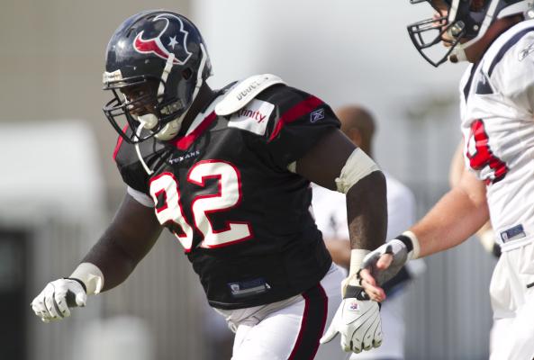 Texans' Cody, Mitchell vying for starting nose tackle job
