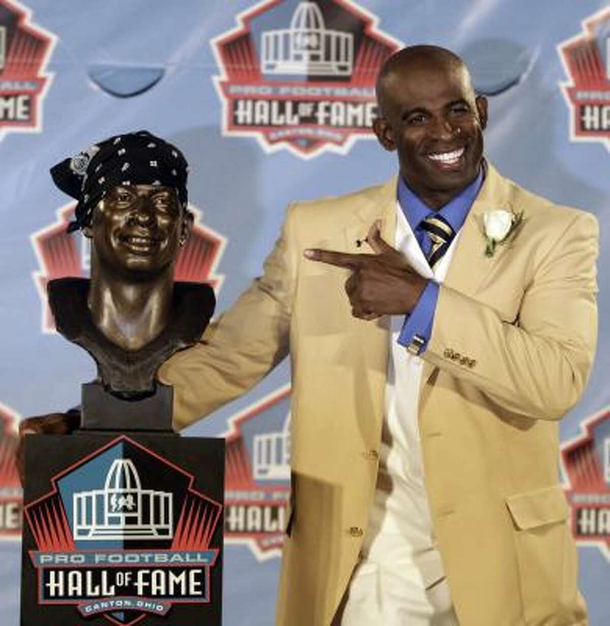 Sanders, Sharpe, Faulk, Dent enter football Hall of Fame