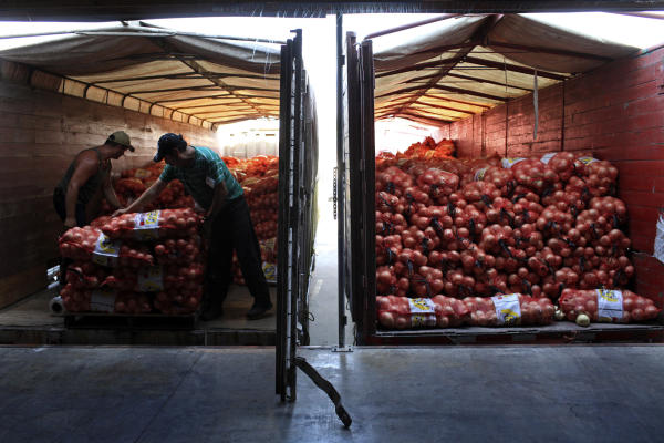 Businesses that move Mexican produce boom in Valley