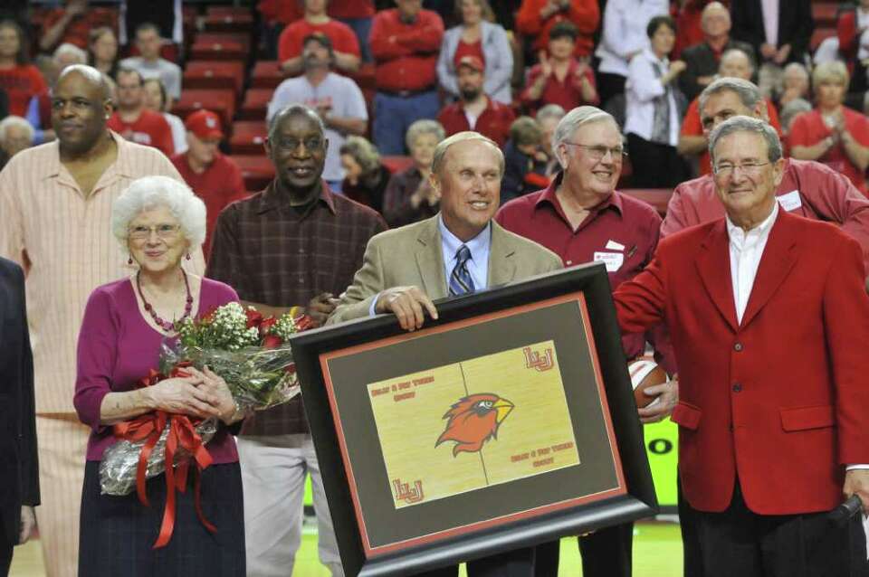 Billy Tubbs set to retire from Lamar University