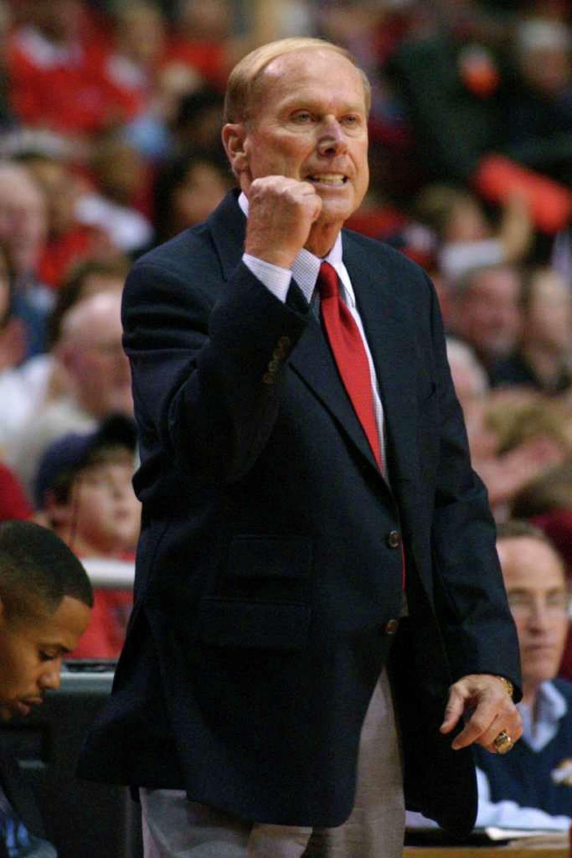 Billy Tubbs set to retire from Lamar University