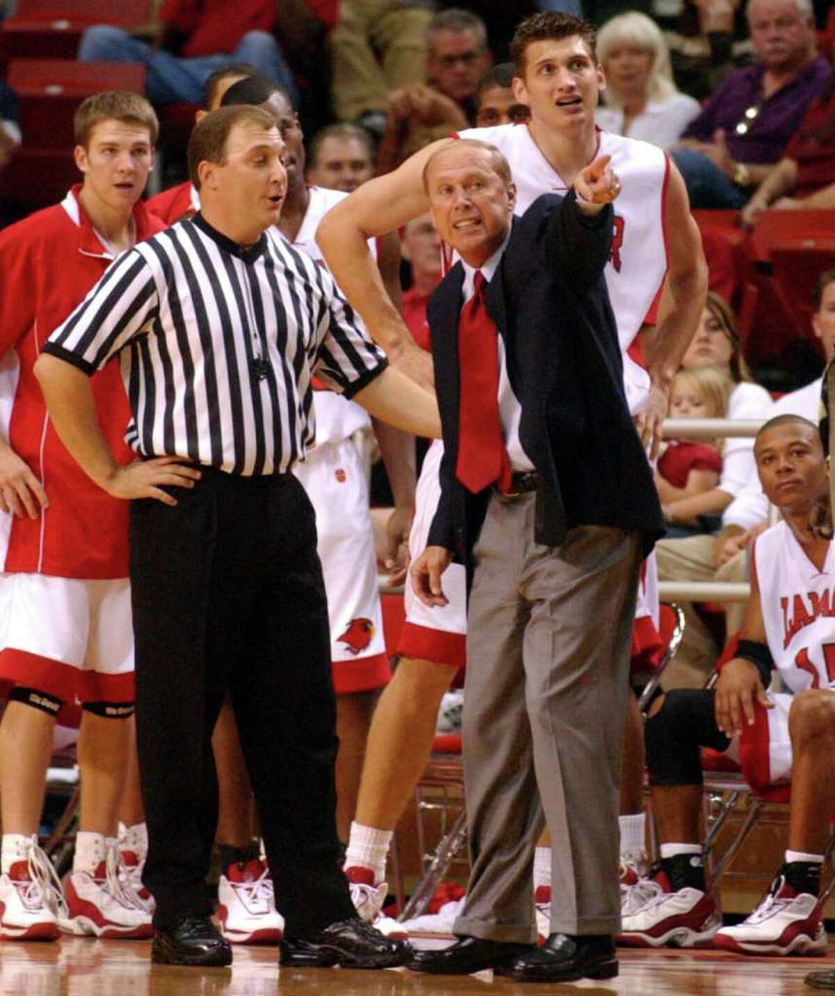 Billy Tubbs set to retire from Lamar University