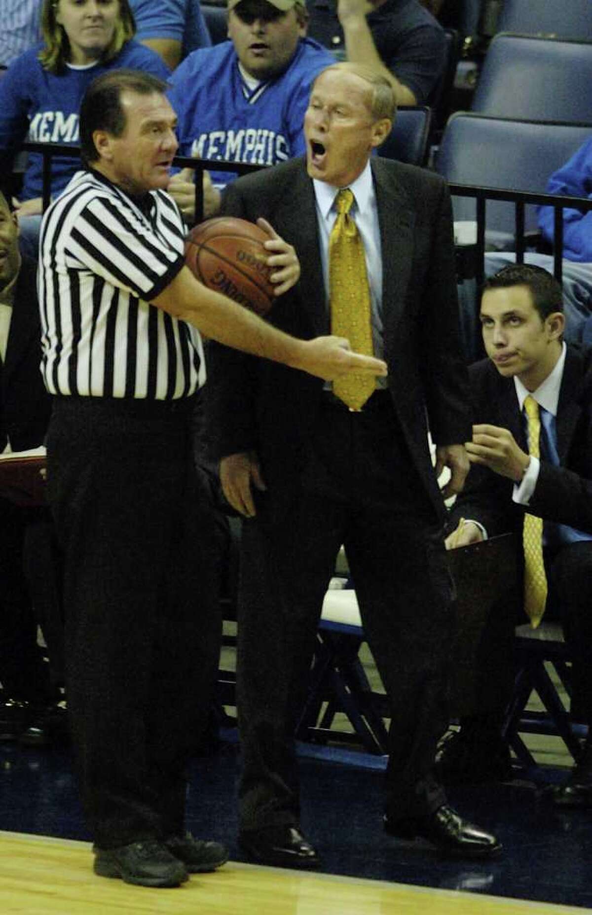 Billy Tubbs set to retire from Lamar University