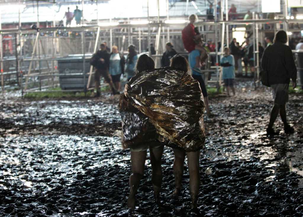 Storm kills 3 at music fest