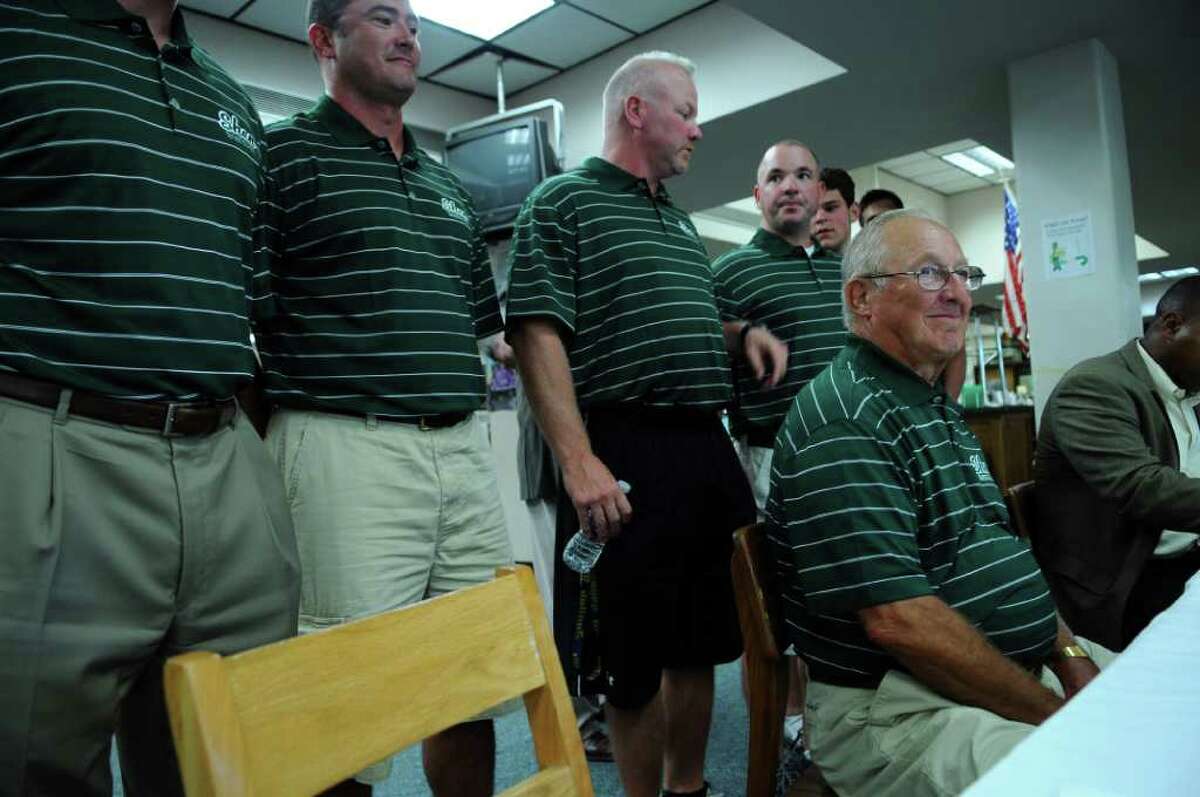 Shen coach set to make one last run
