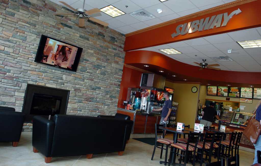 New Subway design: an upscale cafe