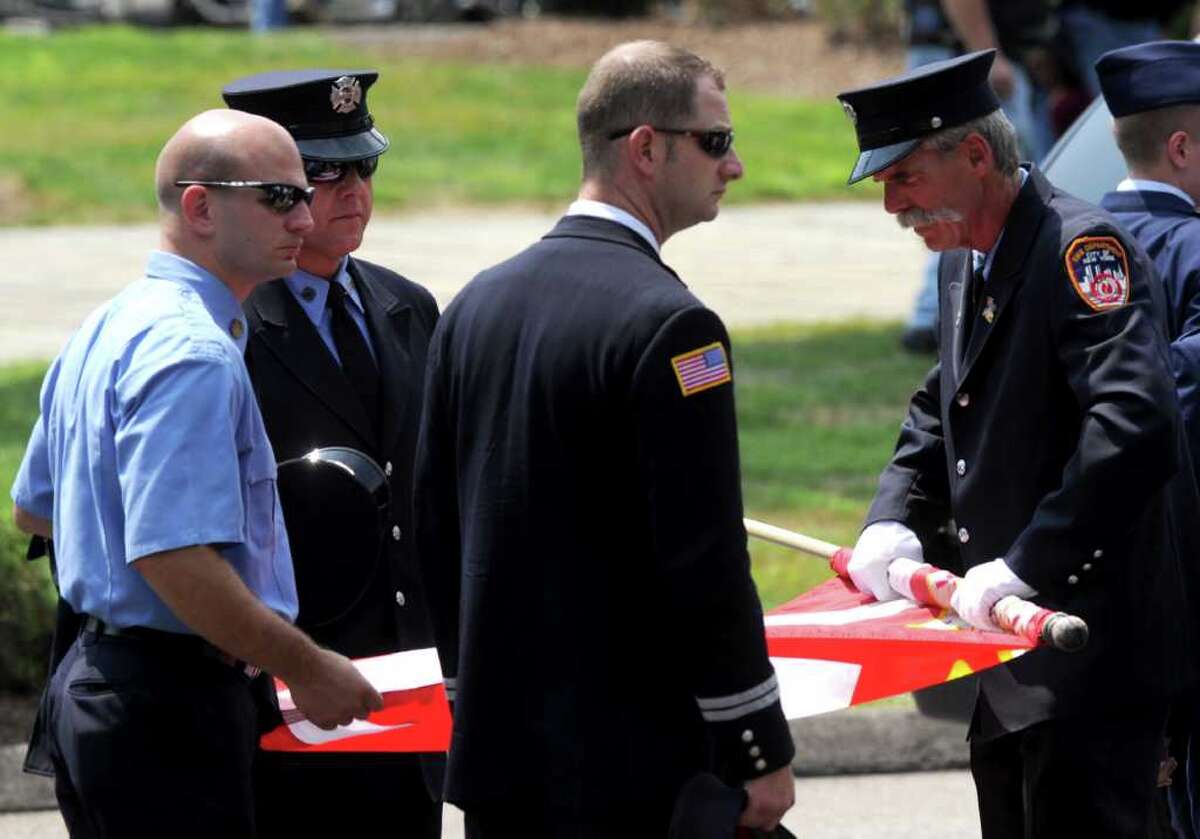 Stamford Navy SEAL laid to rest at funeral