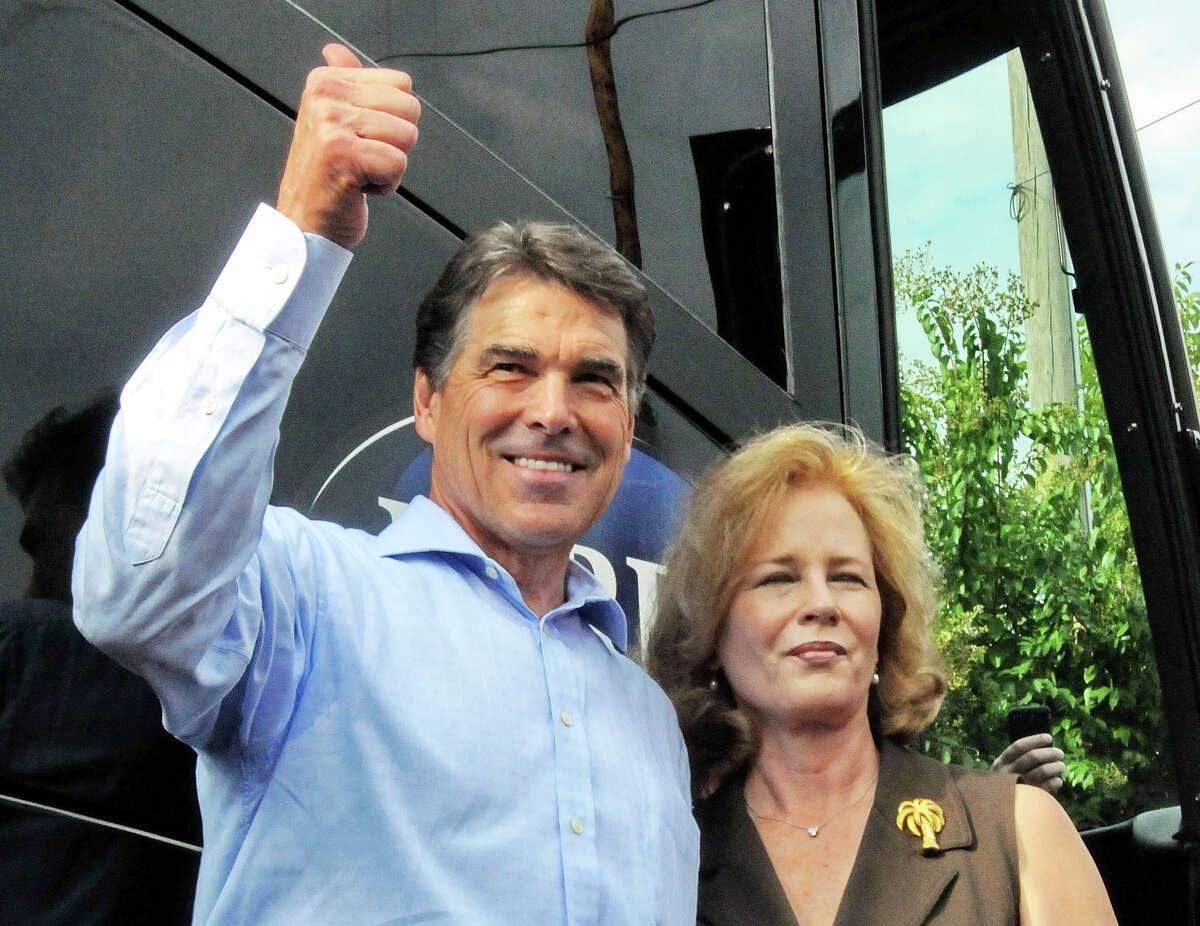 Perry, trying for a comeback, still has himself to contend with