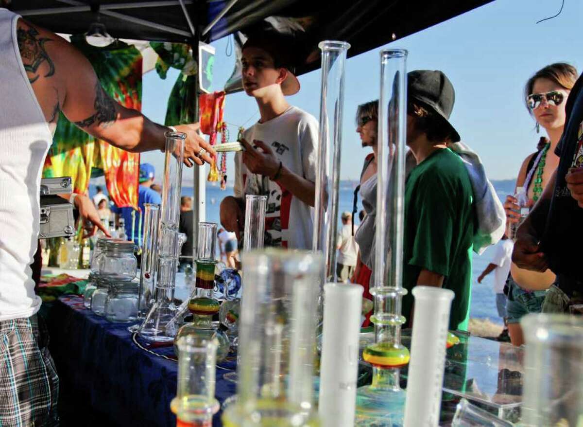 Pot smoking not so harmful to lungs, study finds