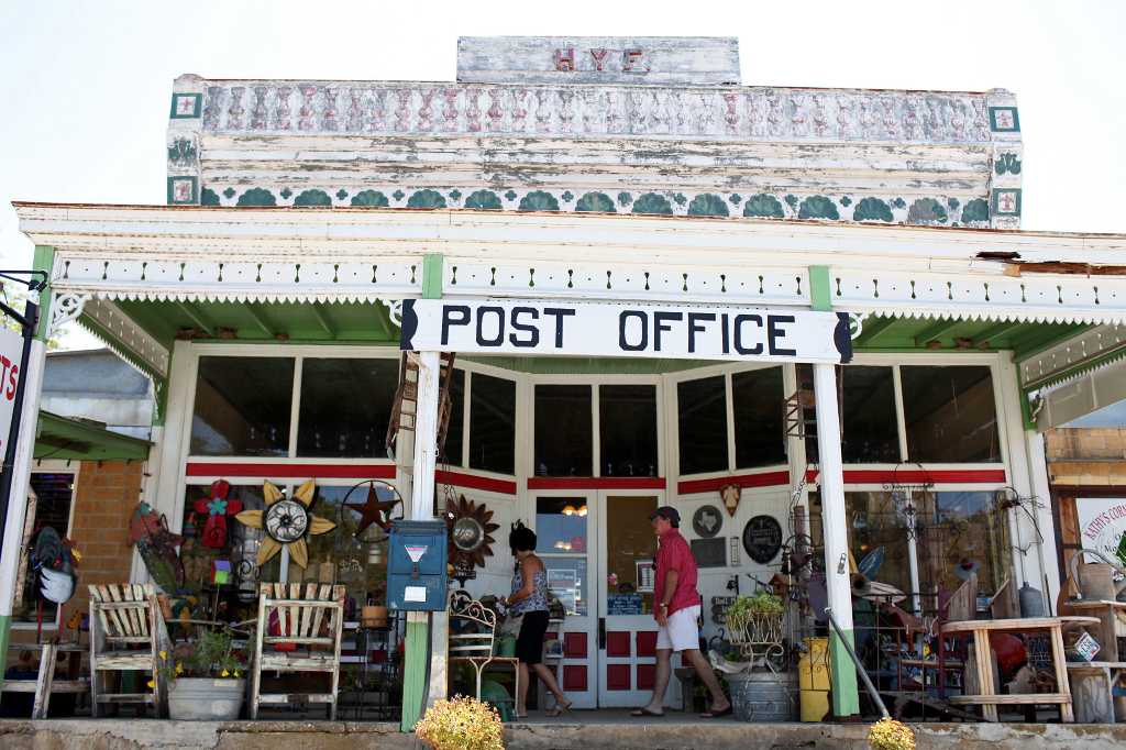 Hye residents mobilize to save post office