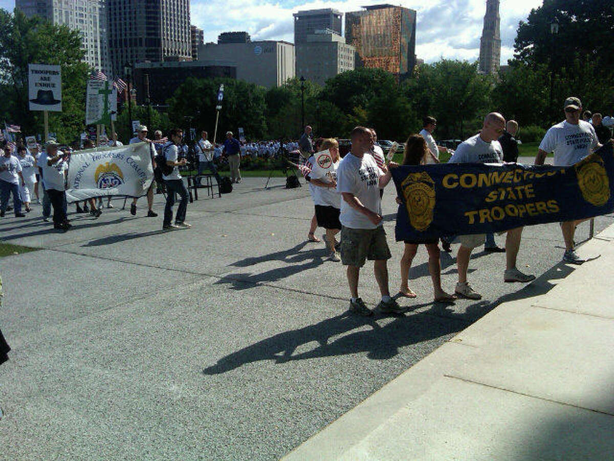 State police protesting planned job cuts