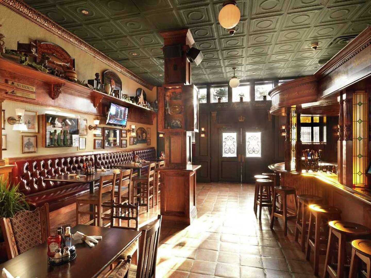 Dog & Bee brings a bit of Britain to Beeville