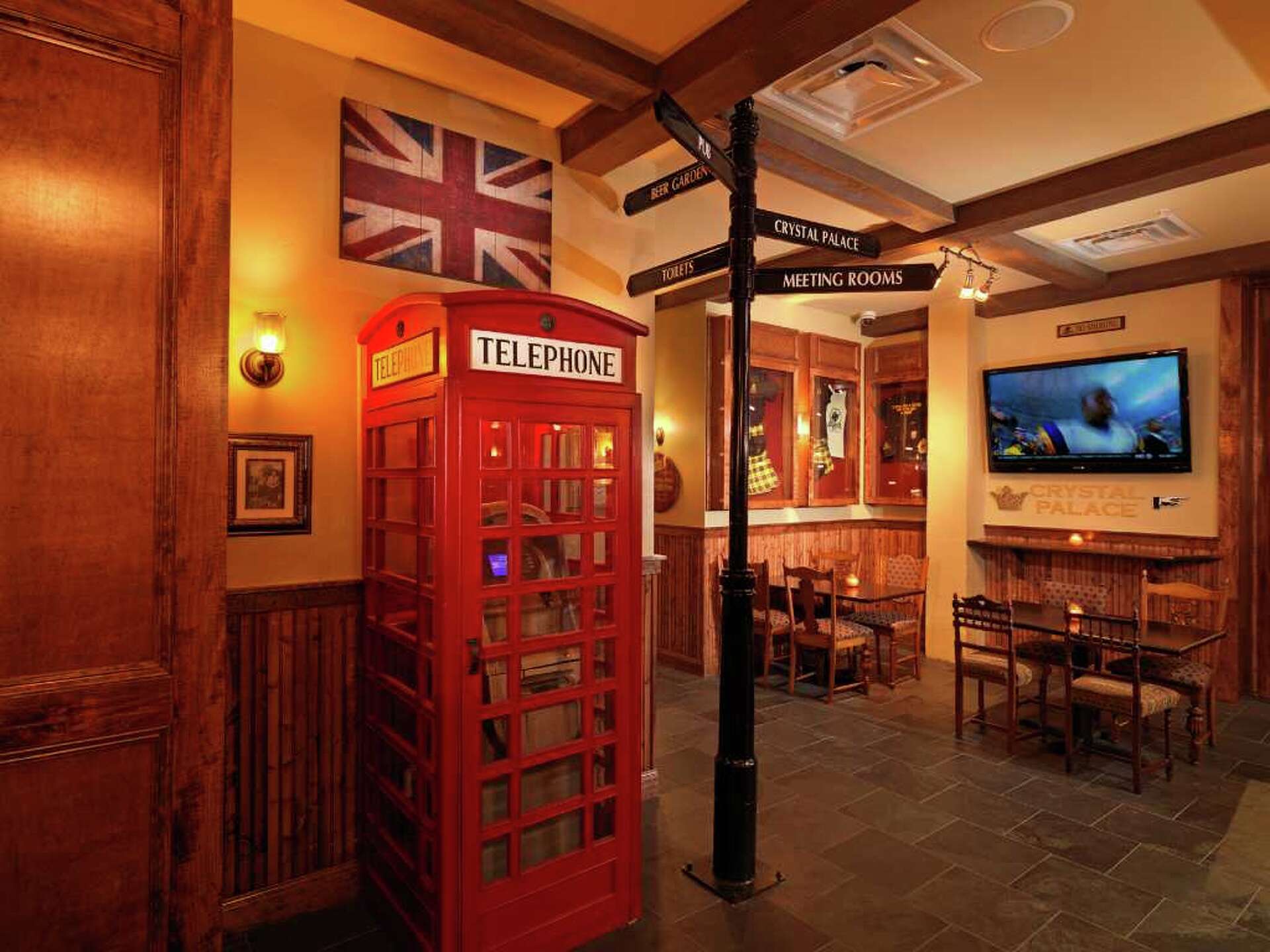 Dog & Bee brings a bit of Britain to Beeville