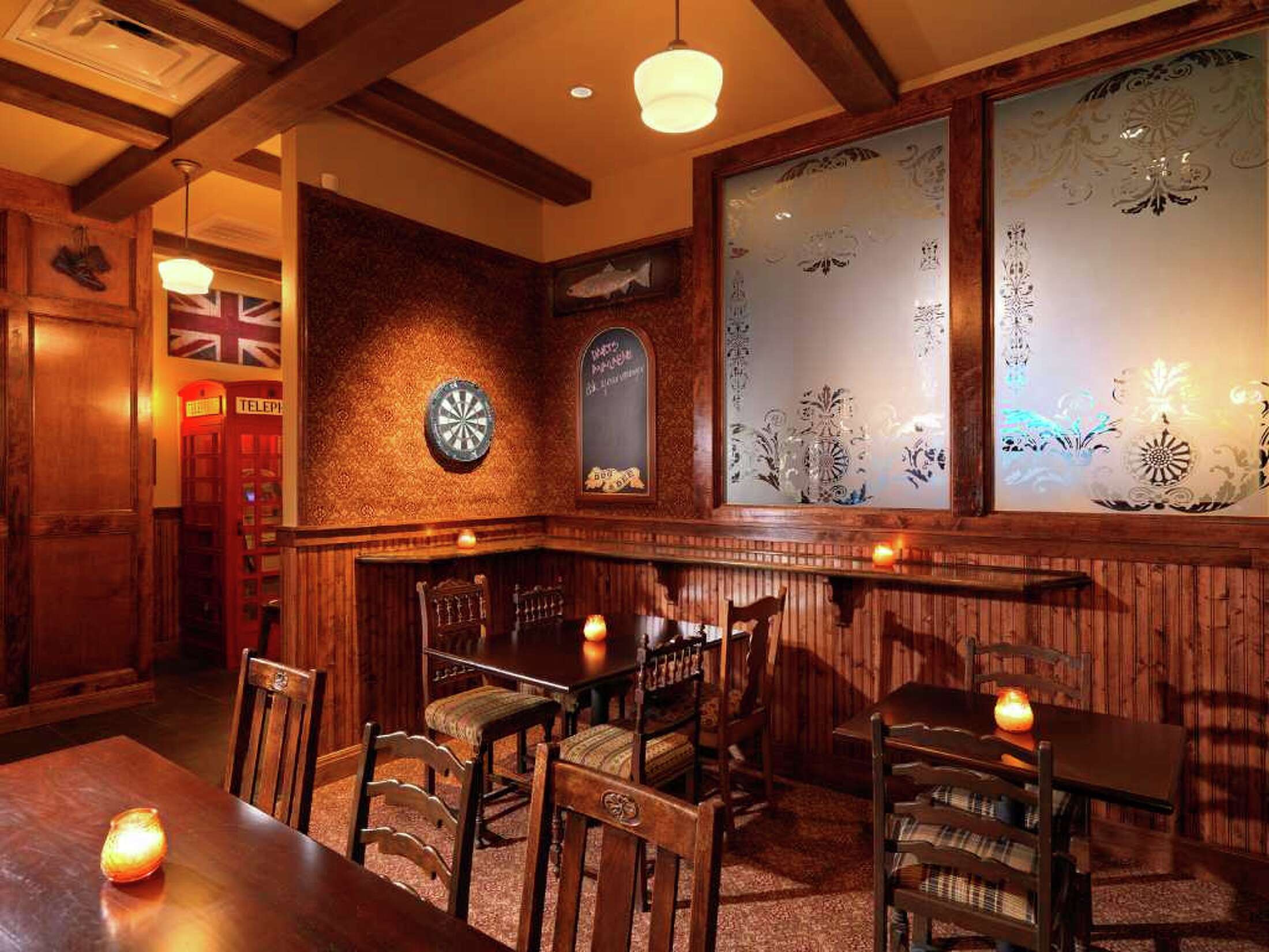 Dog & Bee brings a bit of Britain to Beeville