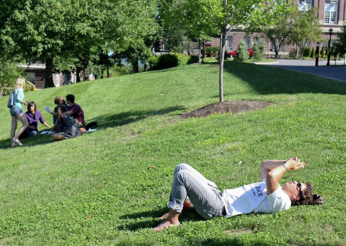 Photos: RPI students move in