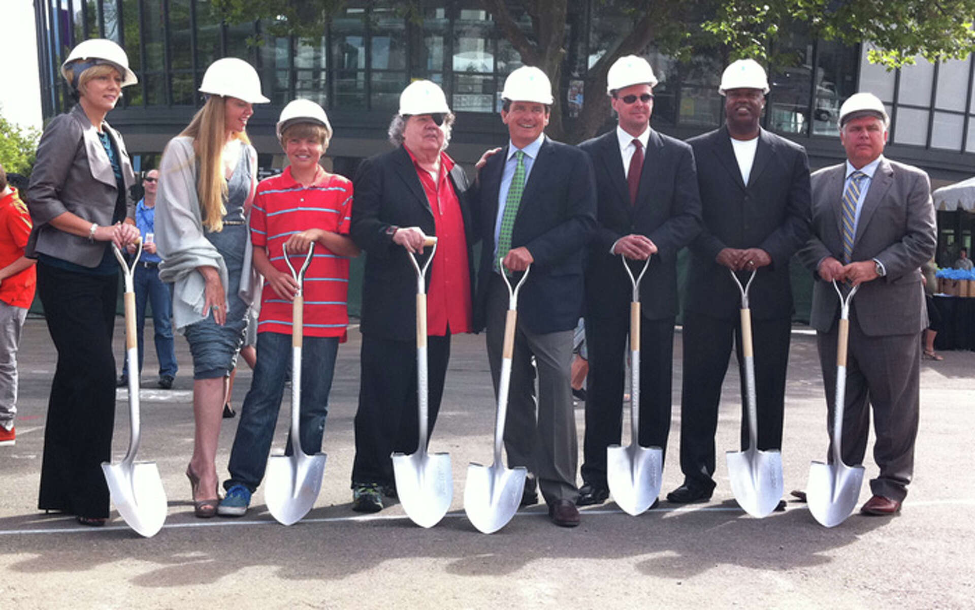 World's largest Chihuly exhibit breaks ground in Seattle
