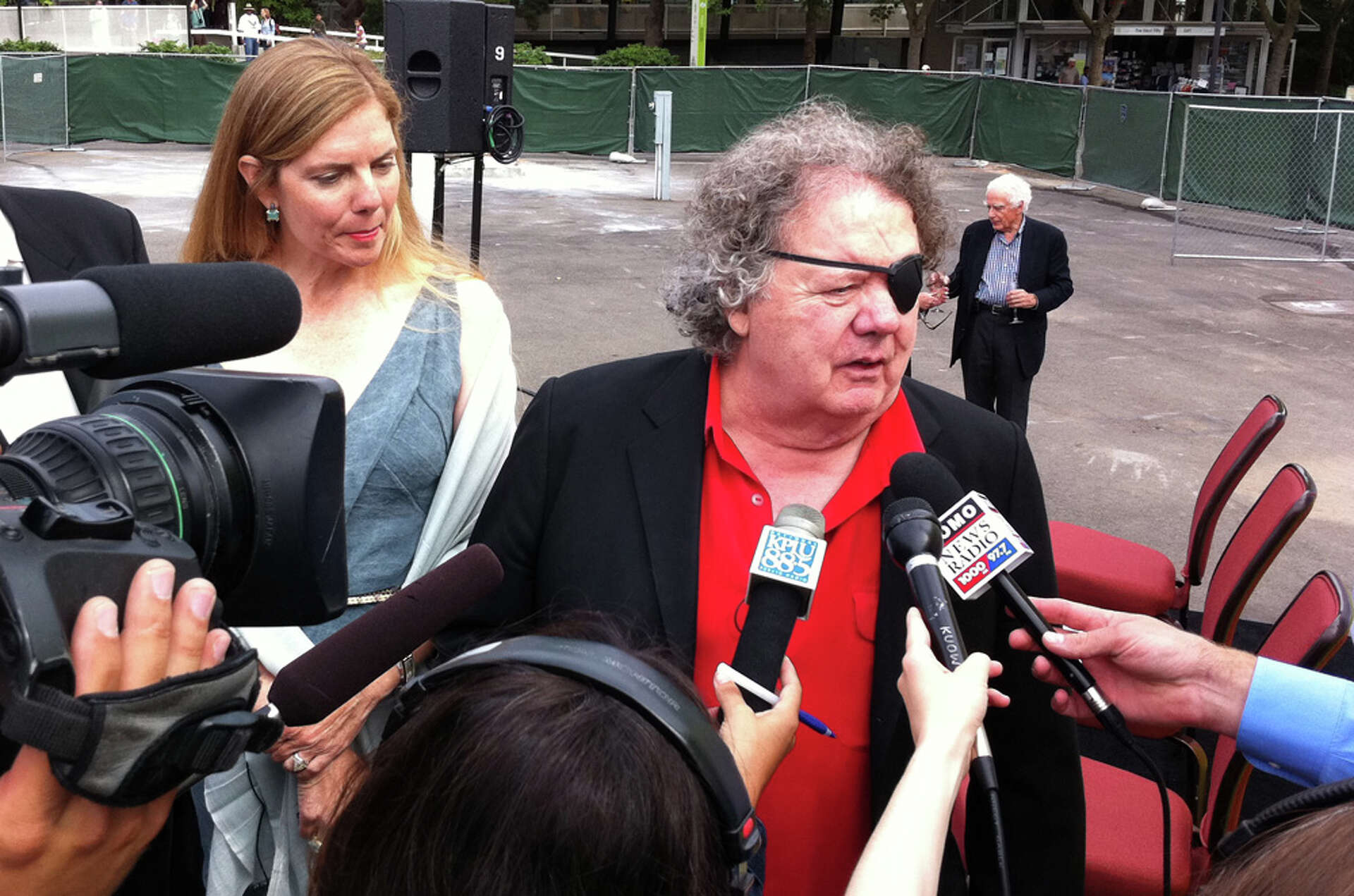 World's largest Chihuly exhibit breaks ground in Seattle