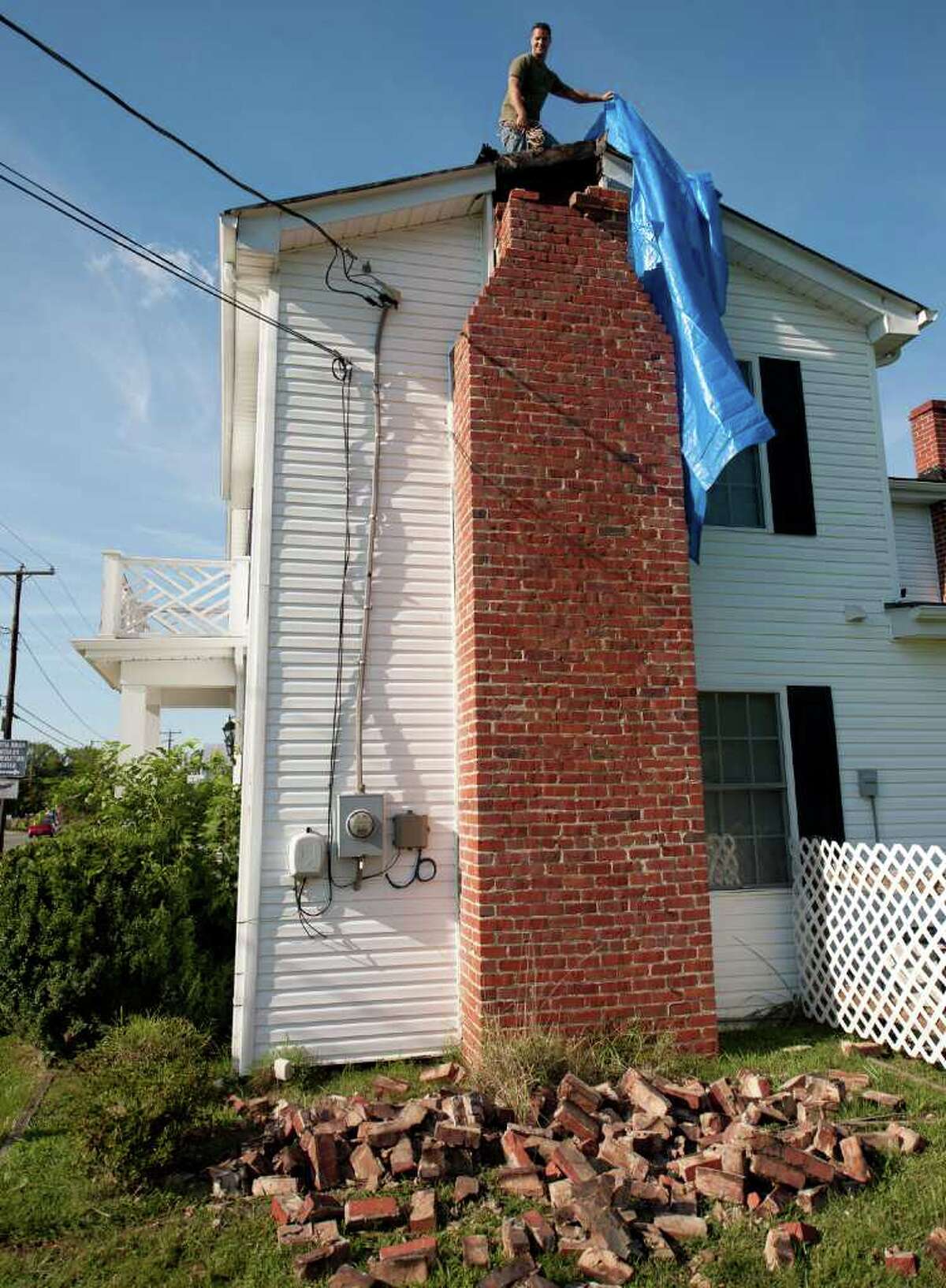 In Connecticut, quake caused no damage but a whole lot of chatter