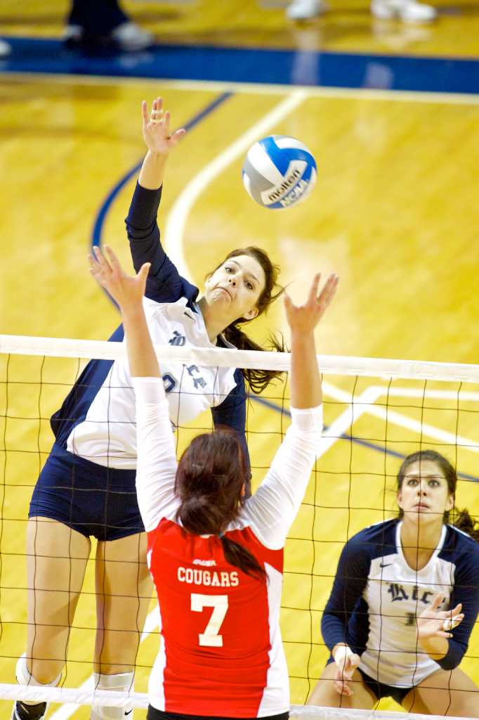 Rice volleyball team opens with own tournament