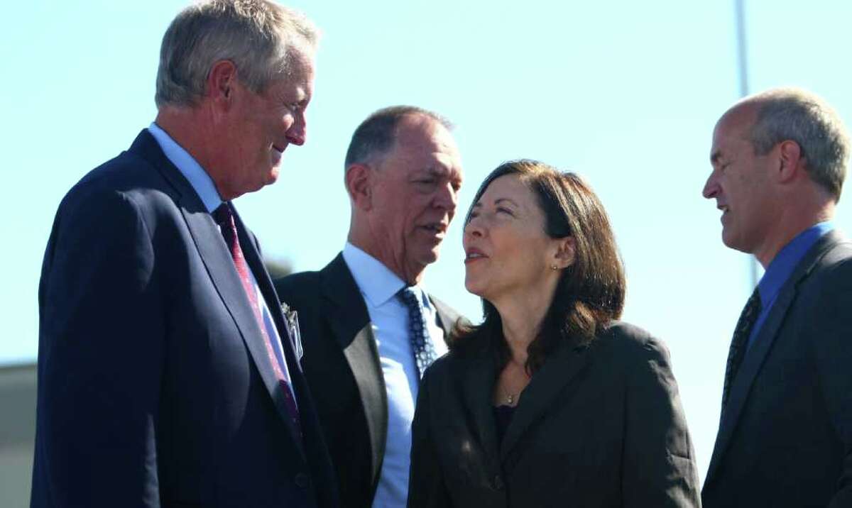 After years of delays, Boeing 787 Dreamliner gets FAA certification