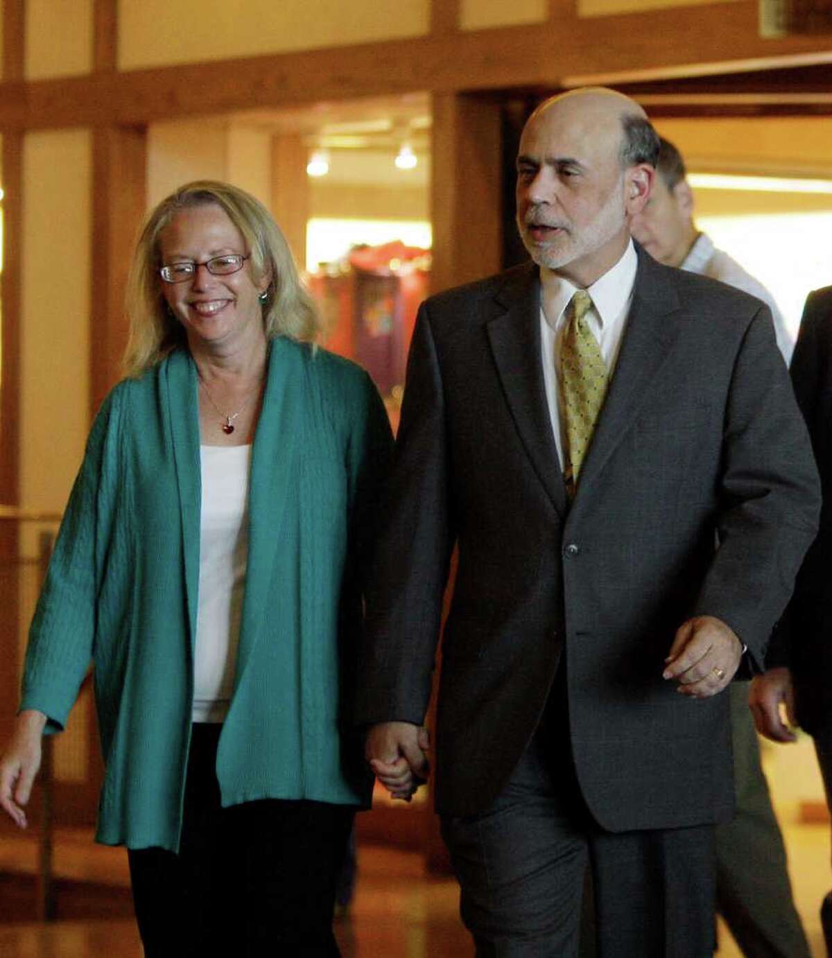Bernanke chides bickering lawmakers