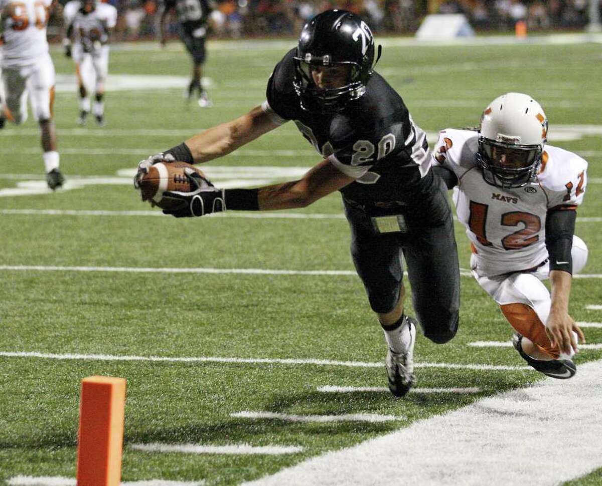 Steele seizes momentum, downs Madison