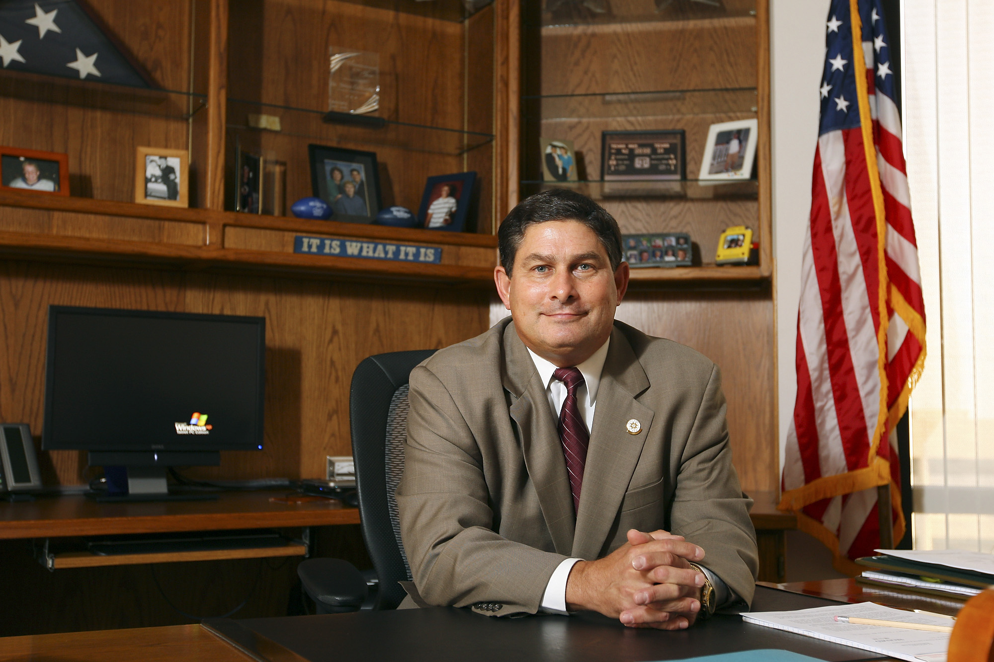 NEISD board OKs new superintendent