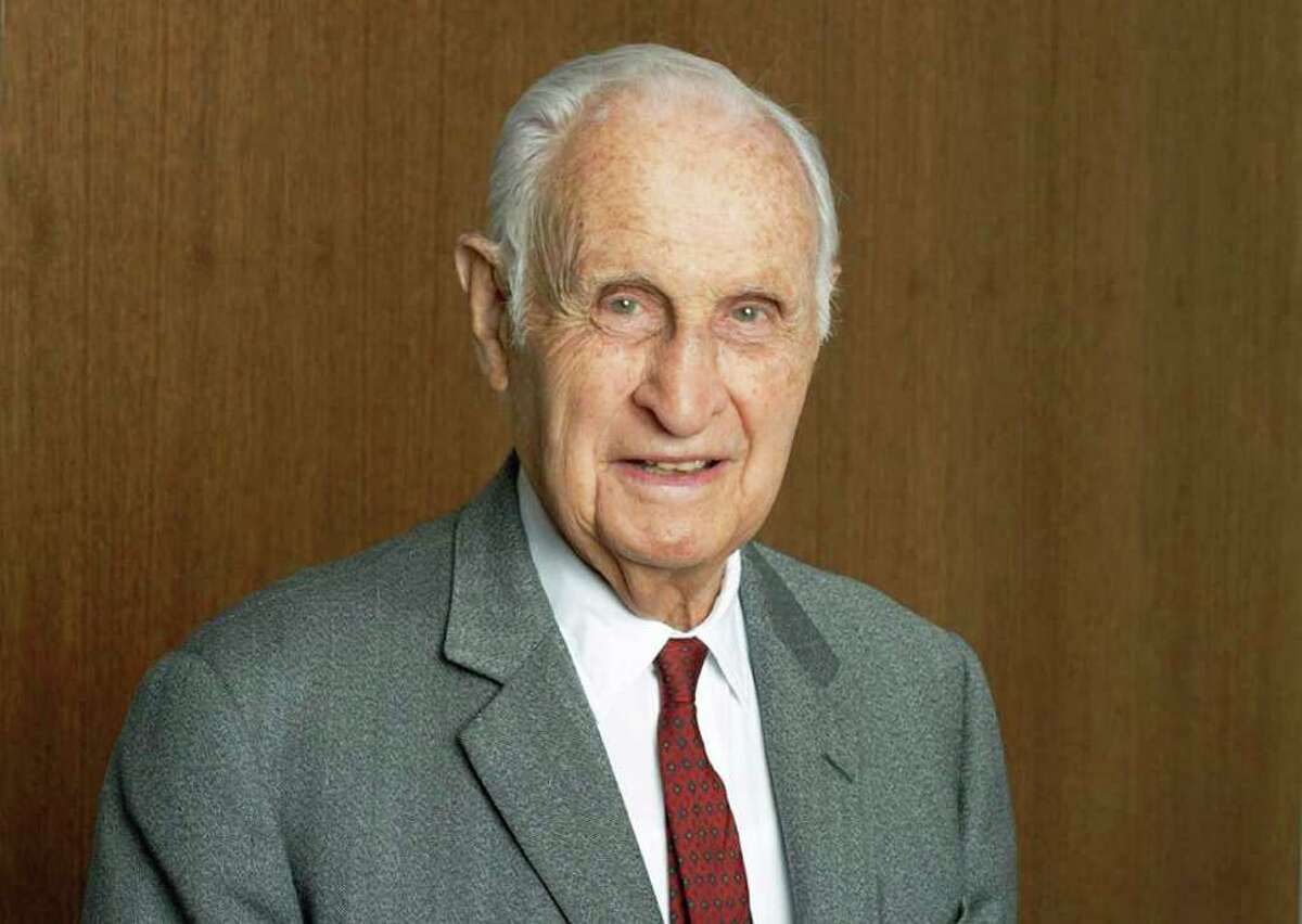 Edgar Cullman, who raised U.S. taste for cigars, dies at 93