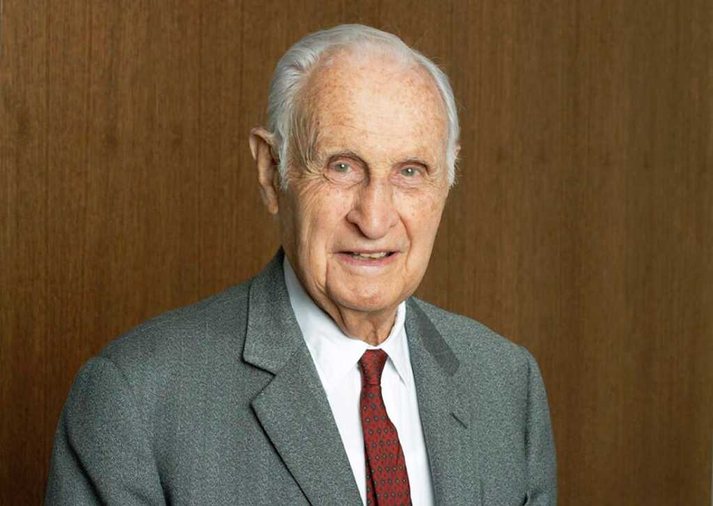 Edgar Cullman, who raised U.S. taste for cigars, dies at 93