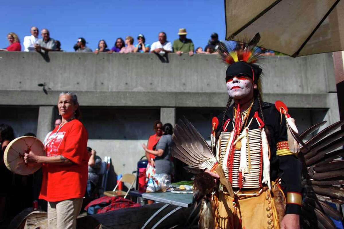 Family, city leaders remember woodcarver shot by police