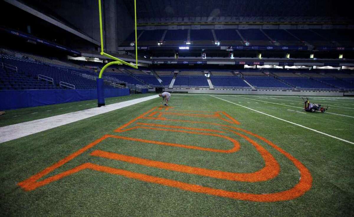 Getting Alamodome ready for UTSA