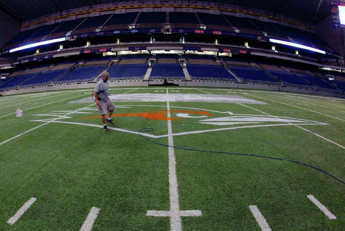 Getting Alamodome ready for UTSA