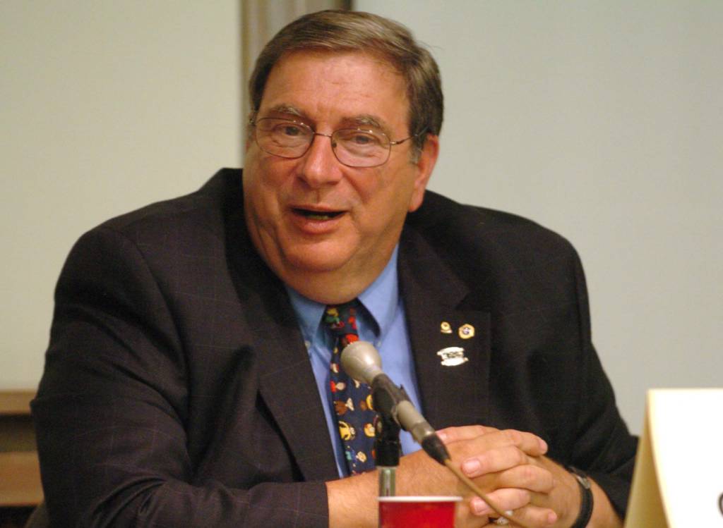 New Milford mayoral debate is lively