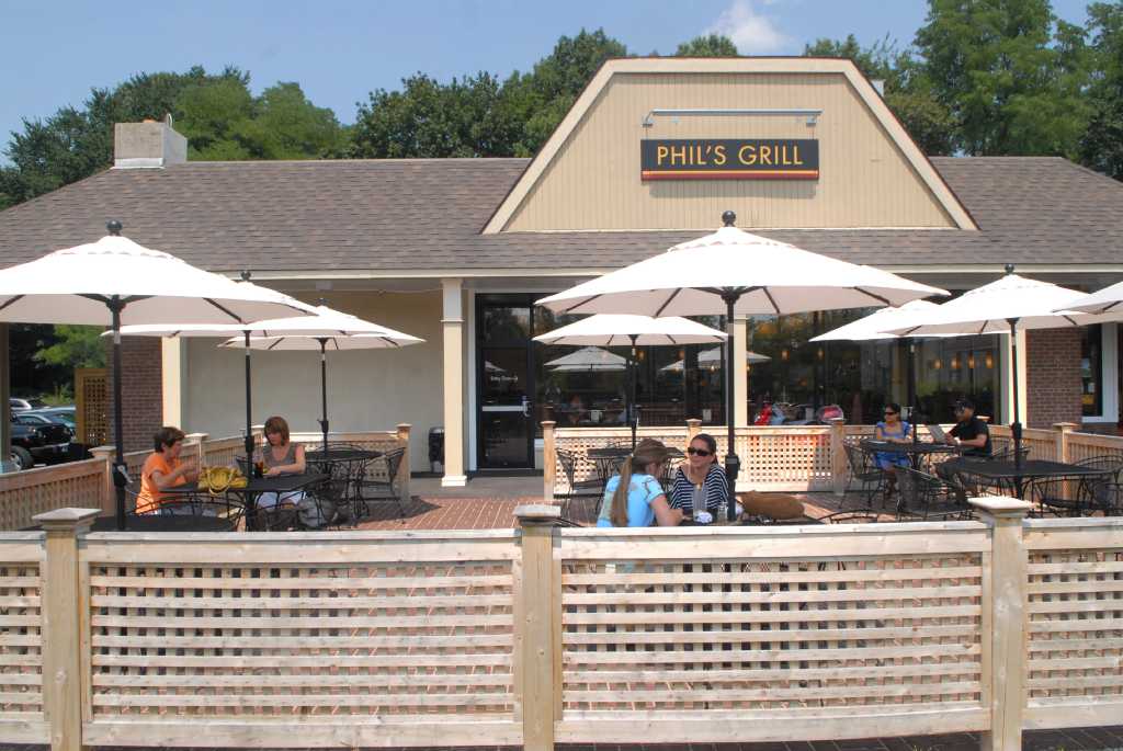 Phil's Grill does it right in Darien