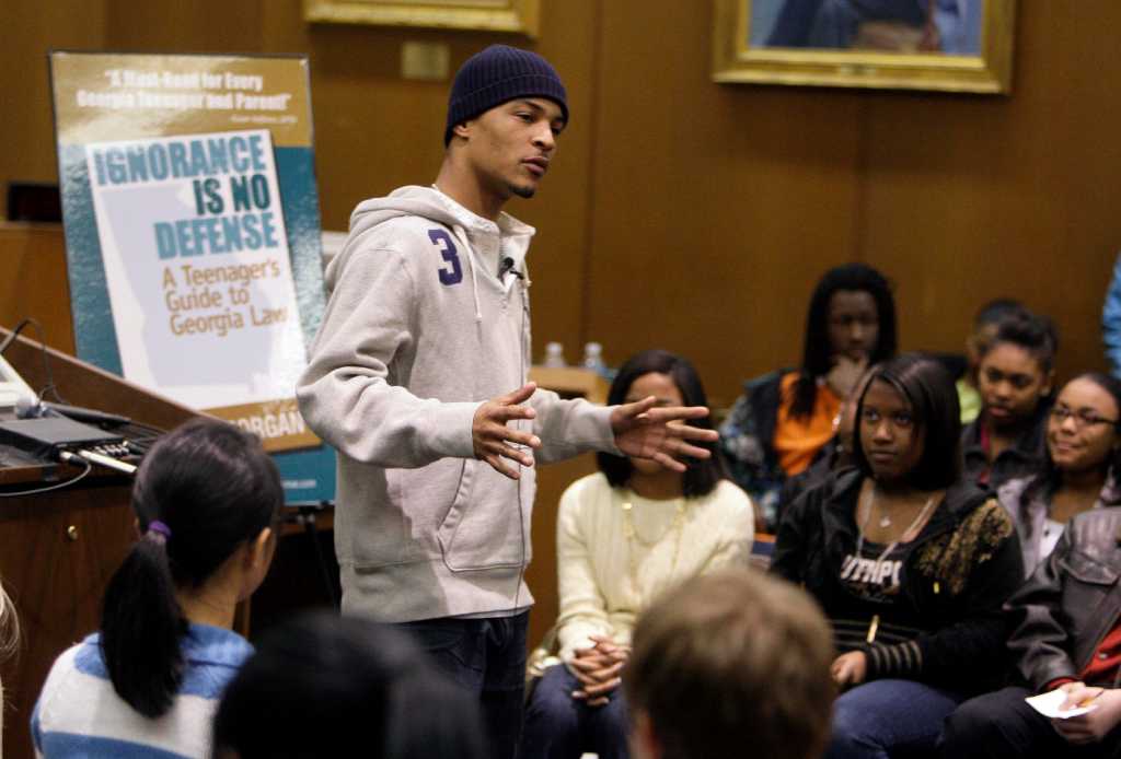 Rapper T.I. returned to federal prison in Atlanta