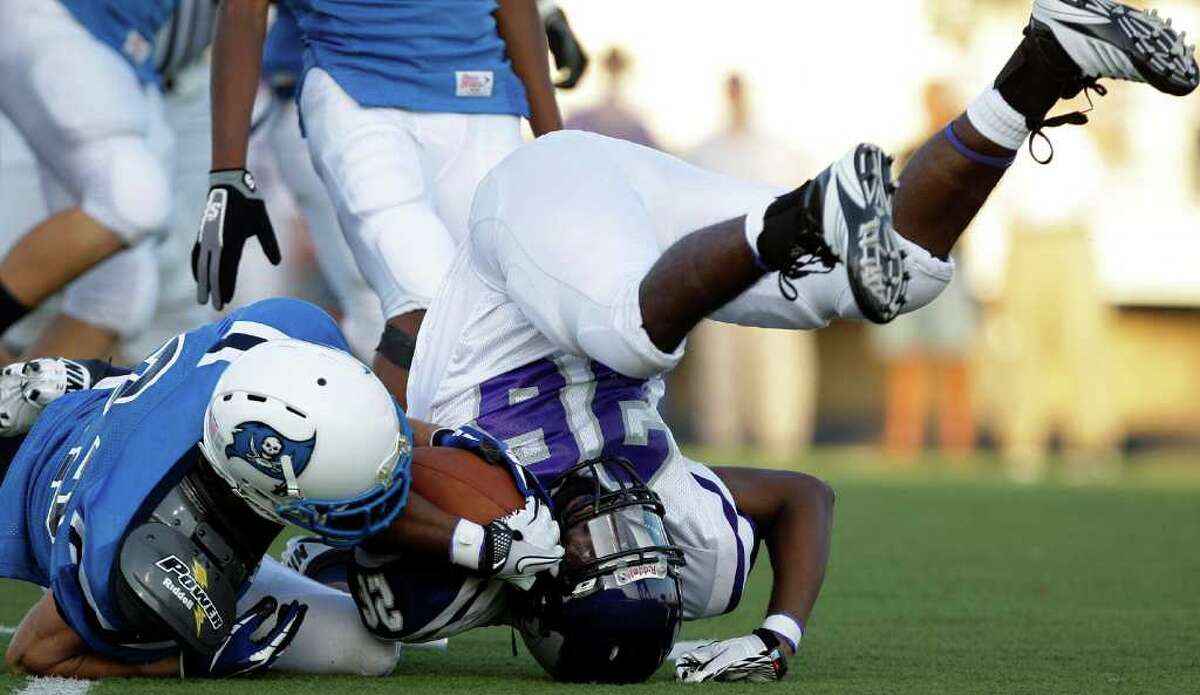 Angleton parlays new offense into 5-0 start