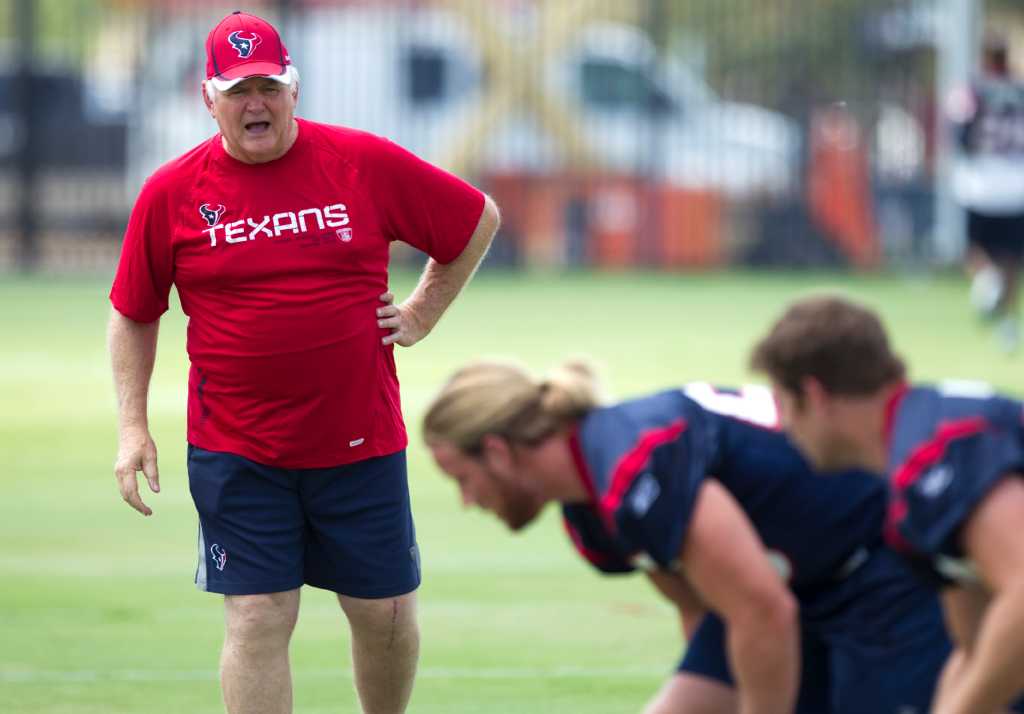 Phillips doesn't feel the heat, but he hopes Texans opponents do