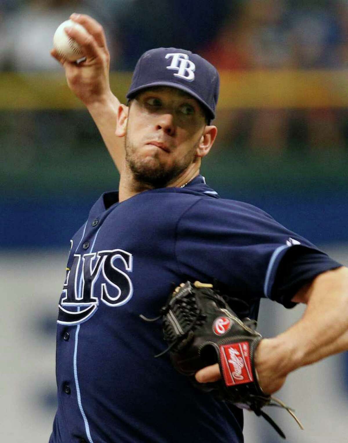 Rays' Shields fends off Rangers' bats