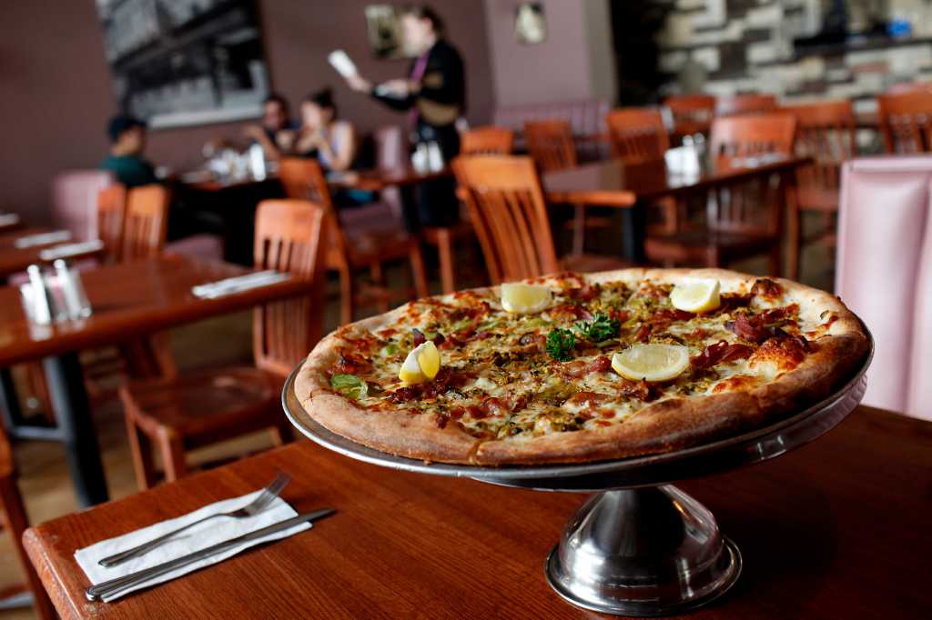 Review | Franco's Italian Restaurant and Lounge/Naples Pizza