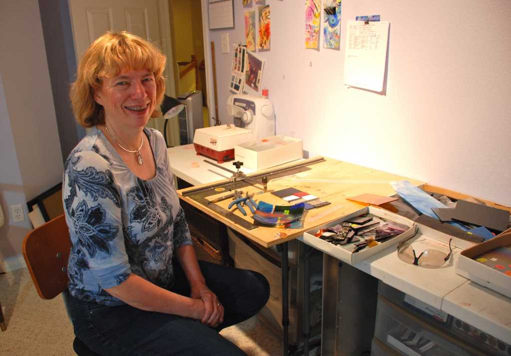 She brings art to the classroom