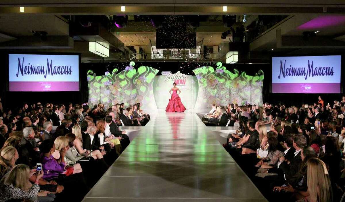 Fashion's Night Out, Simon Fashion Now feature runway shows and ...