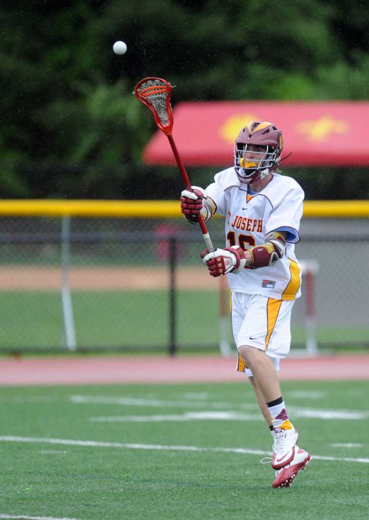 Maki's goal lifts Staples past St. Joseph